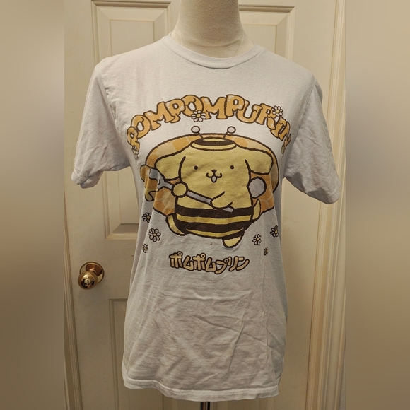 Hot Topic | Tops | Sanrio Pompompurin Honey Bee Boyfriend Fit Tshirt ...